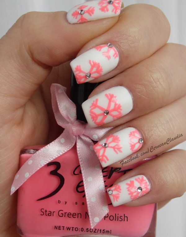 Skowflakes Nails | Claudia C.'s (claudia) Photo | Beautylish