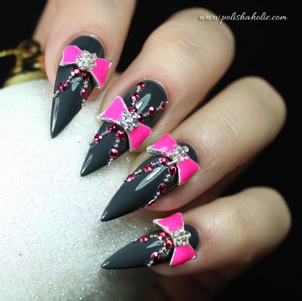 Alternative Holiday nails | Polishaholicriag G.'s (PolishaholicRiaG ...