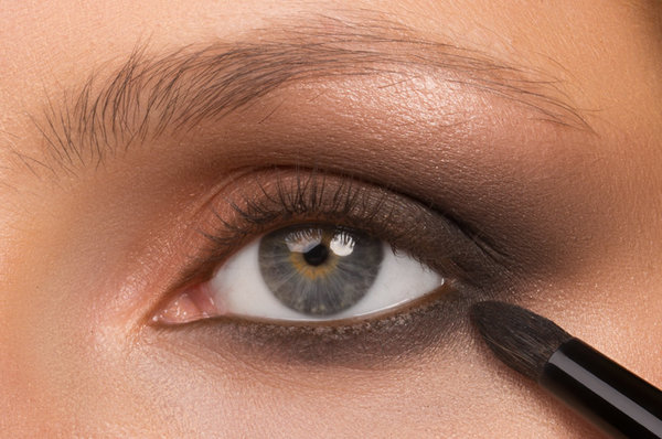 Wayne Goss Tips: Revive Dull, Dry Makeup Brushes | Beautylish