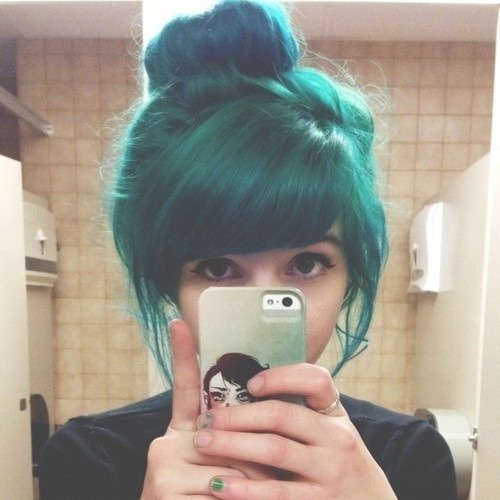 Should I get scene hair?? HELP I REALLY WANT TO BUT IM SCARED THAT IT ...