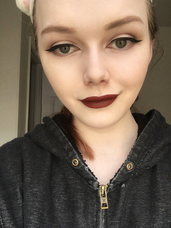 Typical selfie in front of a window for natural light | Hannah B.'s ...