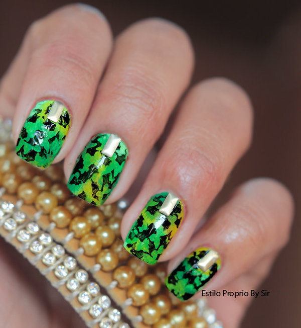 Nail Carimbada Verde e Amarelo | Sica R.'s Photo | Beautylish