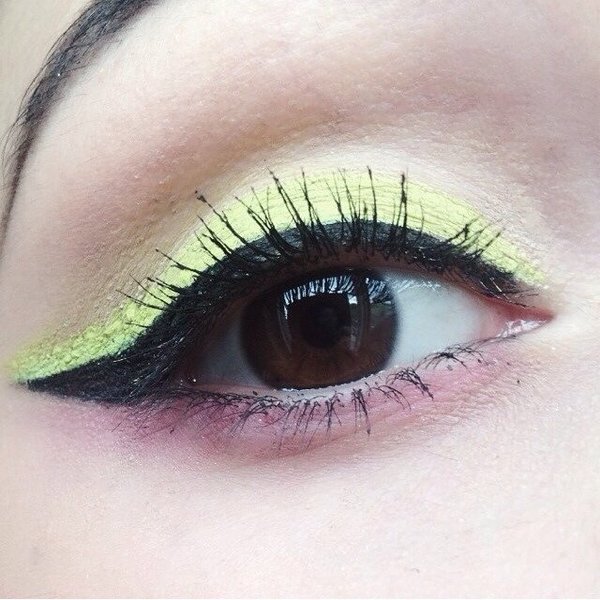 Winged eyeliner yellow liner | Marrisa B.'s Photo | Beautylish