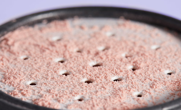 Pink Setting Powder Is Trending, but How Do You Use It? | Beautylish