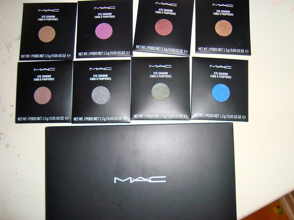 Photos with MAC Pro Palette Eye Shadow x 15 | Beautylish