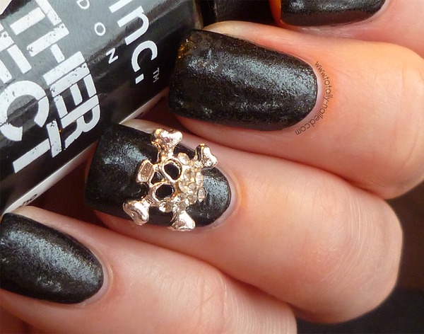 Leather effect nails | Danielle R.'s (totallynailed) Photo | Beautylish