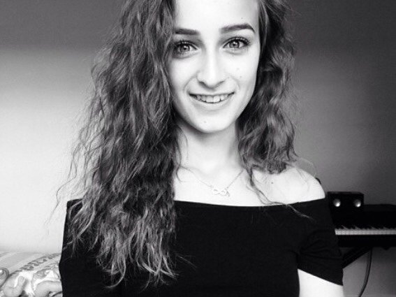 Izzy W. | Beautylish