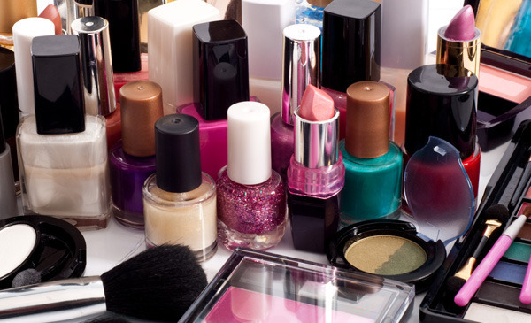 Should You Insure Your Makeup Kit? | Beautylish