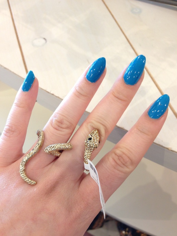 SnakeRing Stiletto nails | Lillianette G.'s (MAKEUPBYNURYG) Photo ...