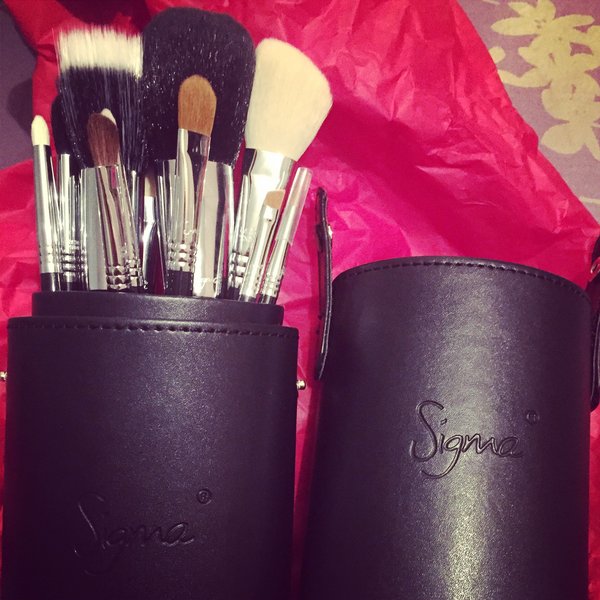 Photos with Sigma Makeup Face and Eyes Kit | Beautylish