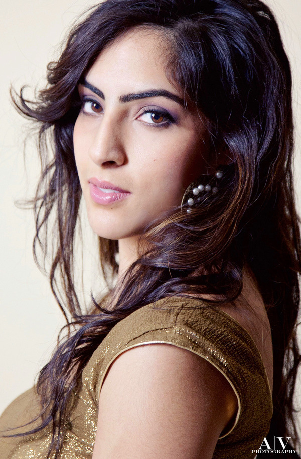 Soft Indian Makeup | Navnit V.'s (navnit_virdi) Photo | Beautylish