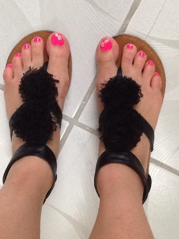 Neon pink toes 💅 | Noelia G.'s Photo | Beautylish