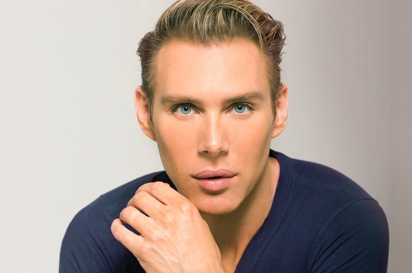 Modern Makeup Master: Kristofer Buckle | Beautylish