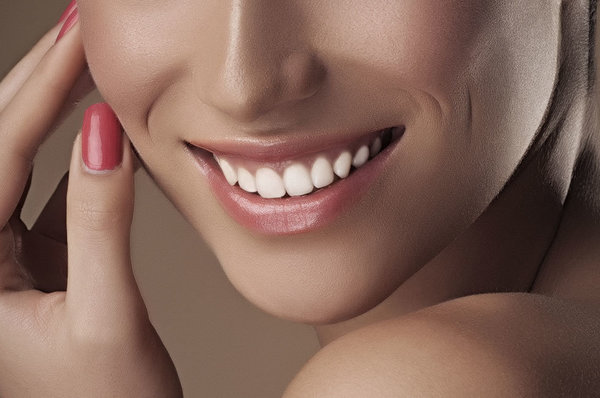 A Faster, Easier Way to Whiter Teeth: Custom Bleach Trays | Beautylish